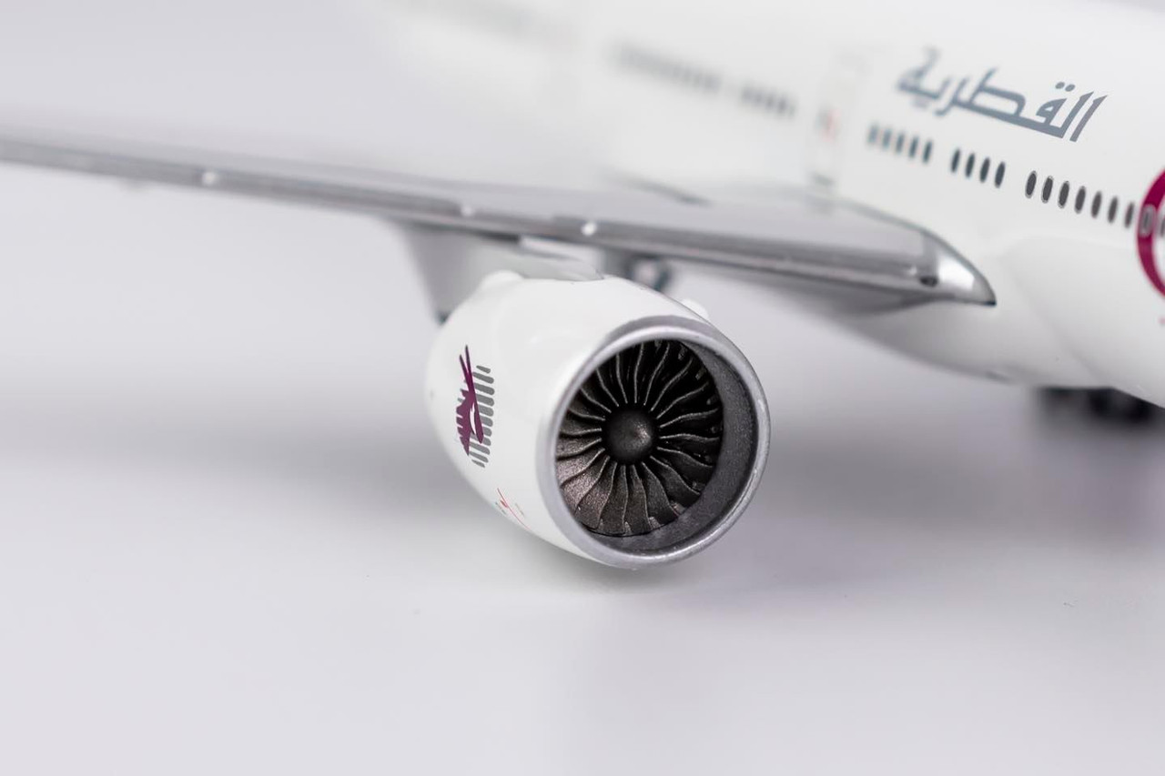NG Model Qatar Airways 777-300ER A7-BOA 73011 1:400