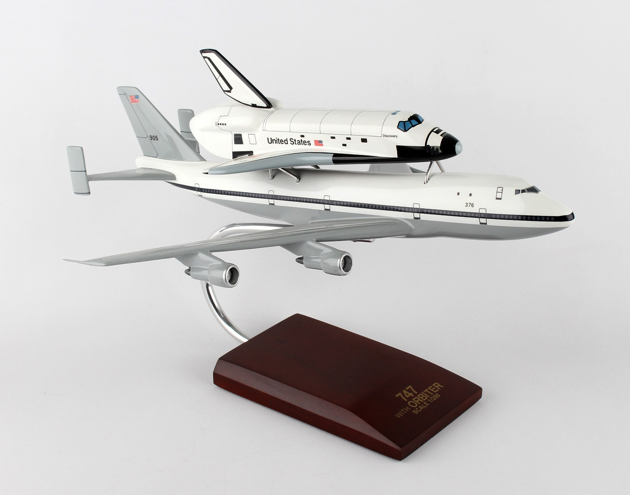 EXEC SER B-747 WITH SHUTTLE 1/200 DISCOVERY (KYN747PBTP) - The Airplane Collection