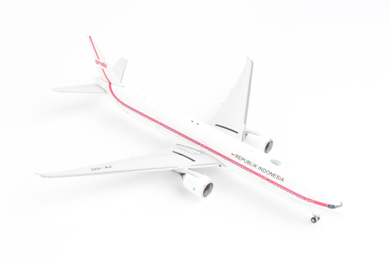 PHOENIX GARUDA 777-300ER 1/400 1970'S RETRO REG#PK-GIG (**) - Diecast ...