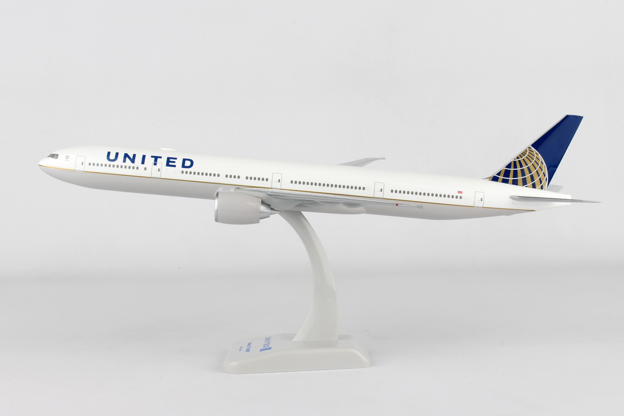 HOGAN UNITED 777-300ER 1/200 W/GEAR & WIFI RADOME - Diecast Airplane