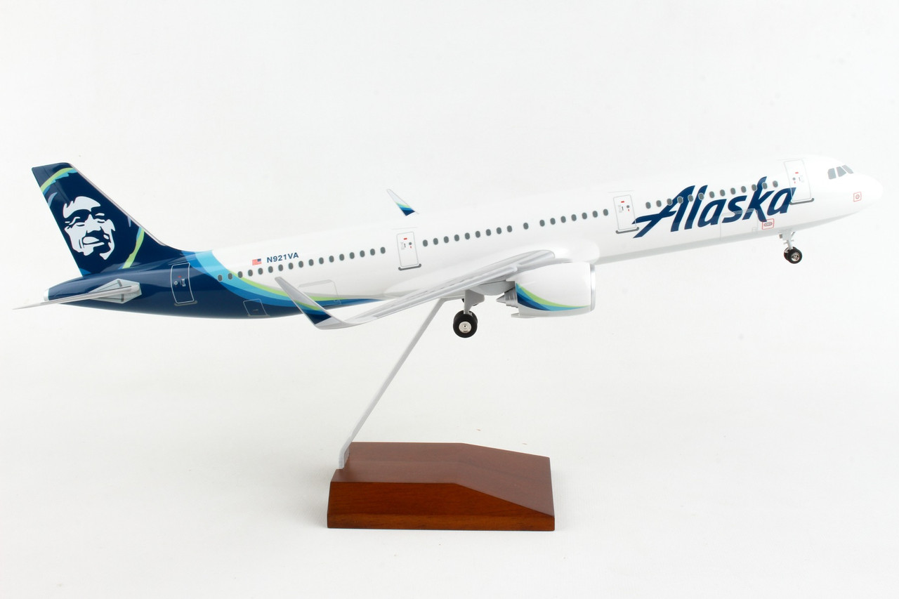SKYMARKS ALASKA A321NEO 1/100 W/WOOD STAND & GEAR - Airline Museum