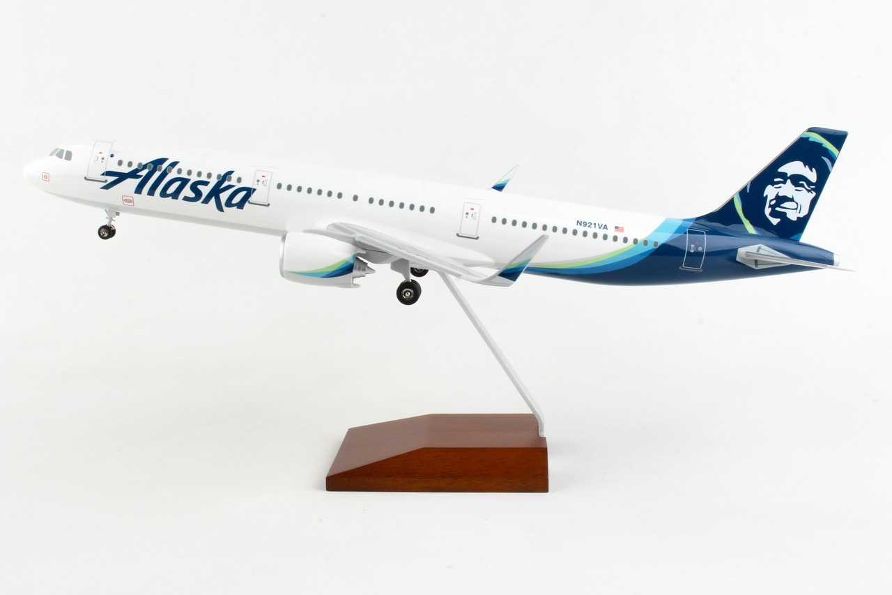 SKYMARKS ALASKA A321NEO 1/100 W/WOOD STAND & GEAR - The Airplane Collection