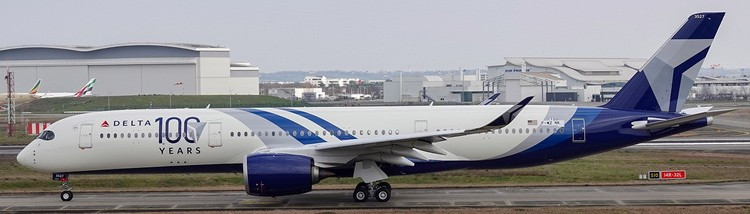 Phoenix Model Delta Air Lines Airbus A350-900 100th N527DN 04641 1:400