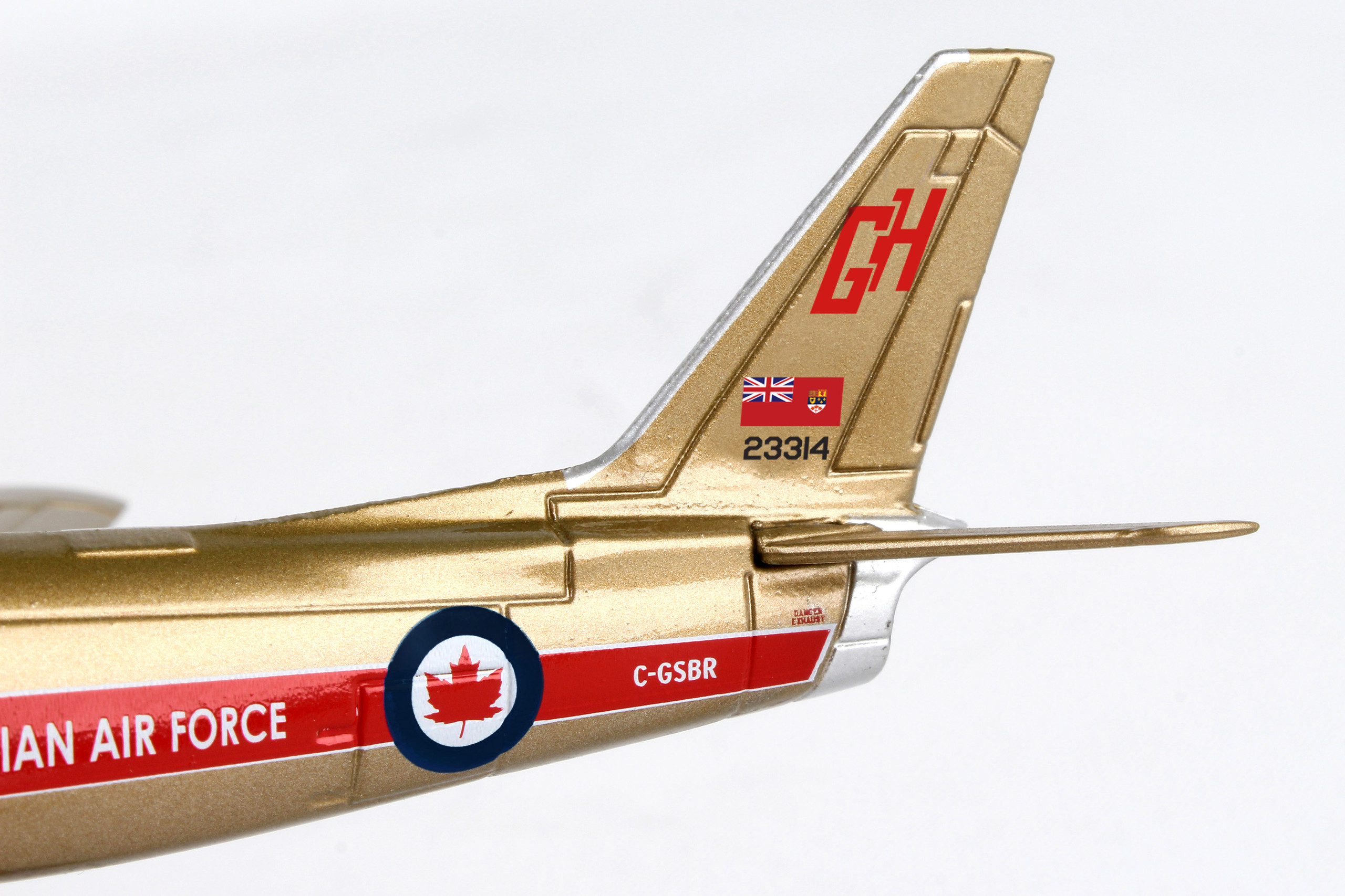 POSTAGE STAMP RCAF CANADAIR SABRE 1/110 GOLDEN HAWKS - Diecast Airplane