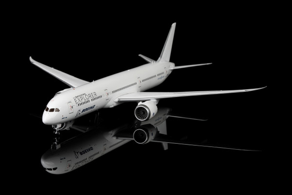 SQ Wings Boeing Company Boeing 787-10 N829OV Boeing House Livery L2044 ...