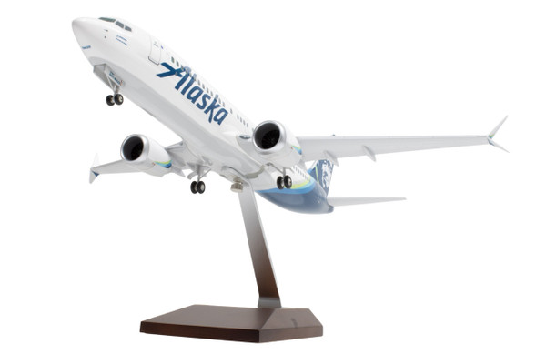 SkyMarks Supreme Alaska Airlines Boeing 737 MAX 8 SKR8106 Scale 1:100