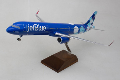 JetBlue A321 Baloons N957JB with wood stand and gear SKR8445 Scale 1:100