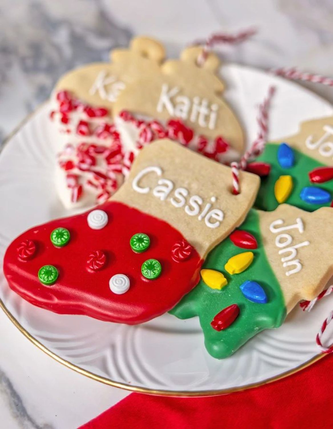 Christmas Gift Tag Cookies - Wilton