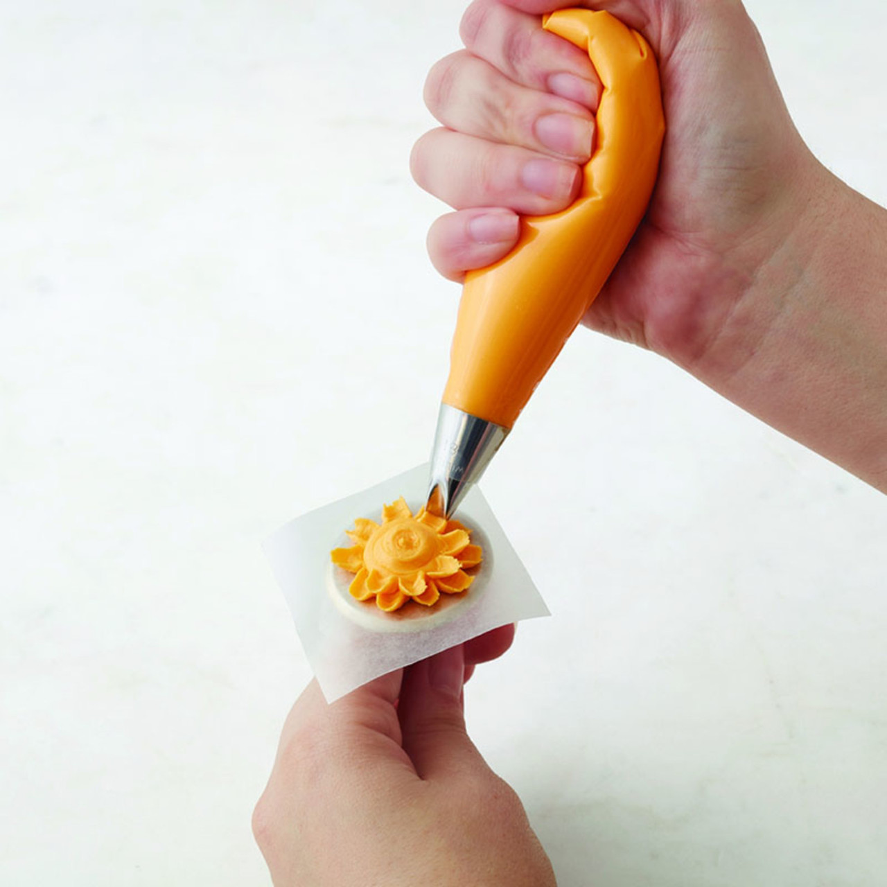 How to Pipe a Chrysanthemum (Mum) - Wilton