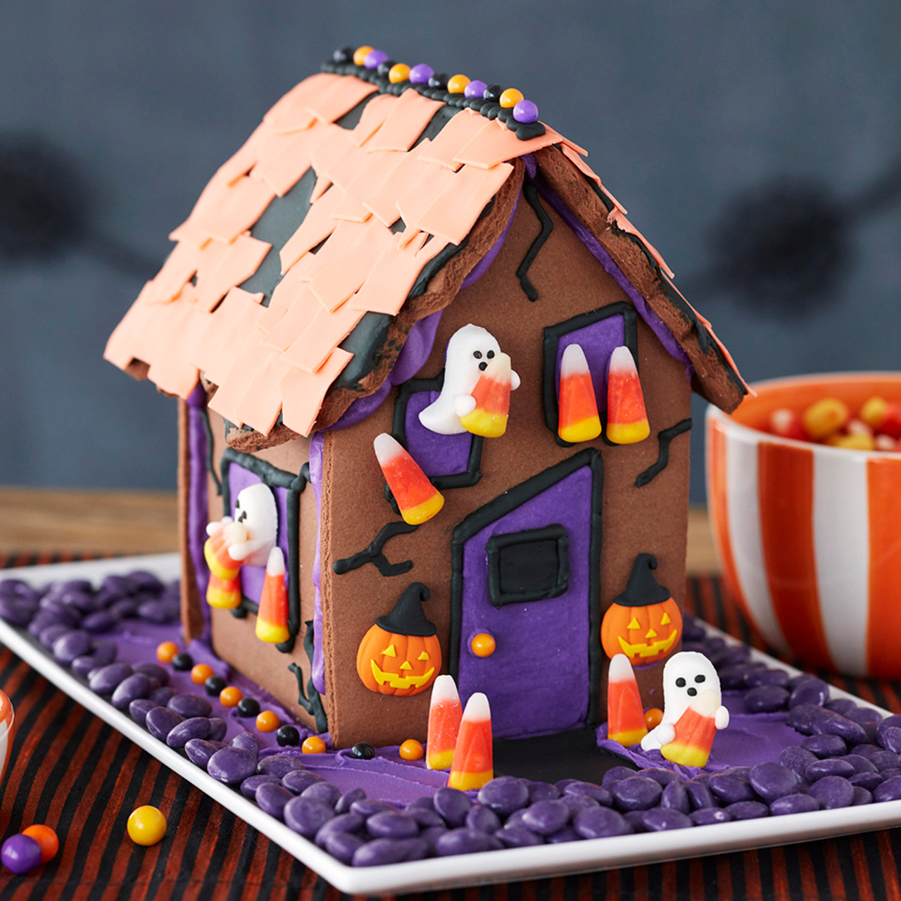 Cute Kids Halloween House - Wilton