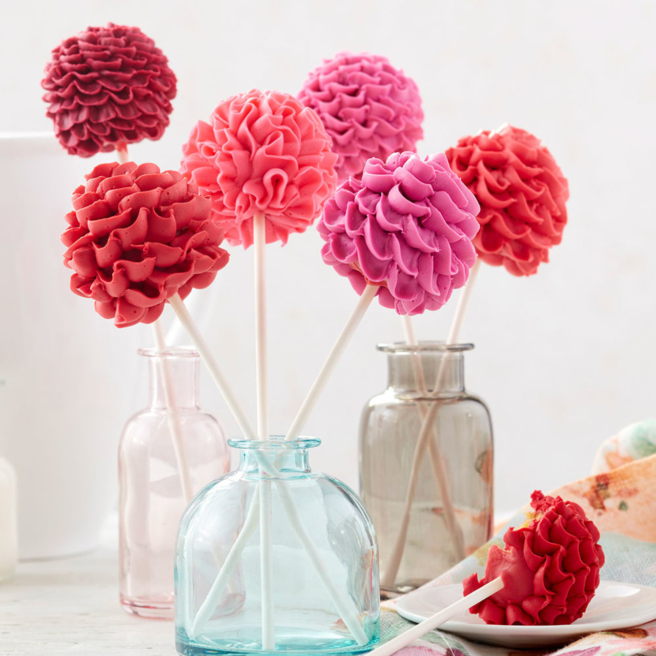 Blooming Floral Cake Pops - Wilton