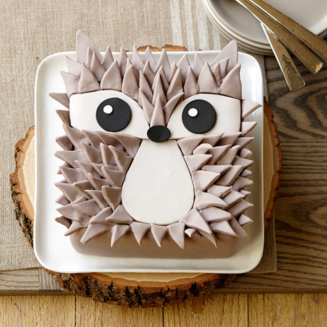 Edgy Hedgehog Cake - Wilton
