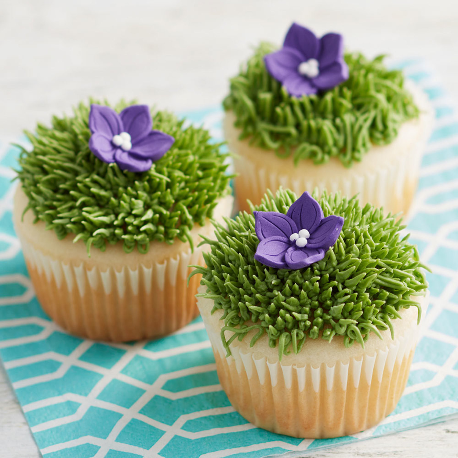 How to Pipe Grass & Fur - Wilton