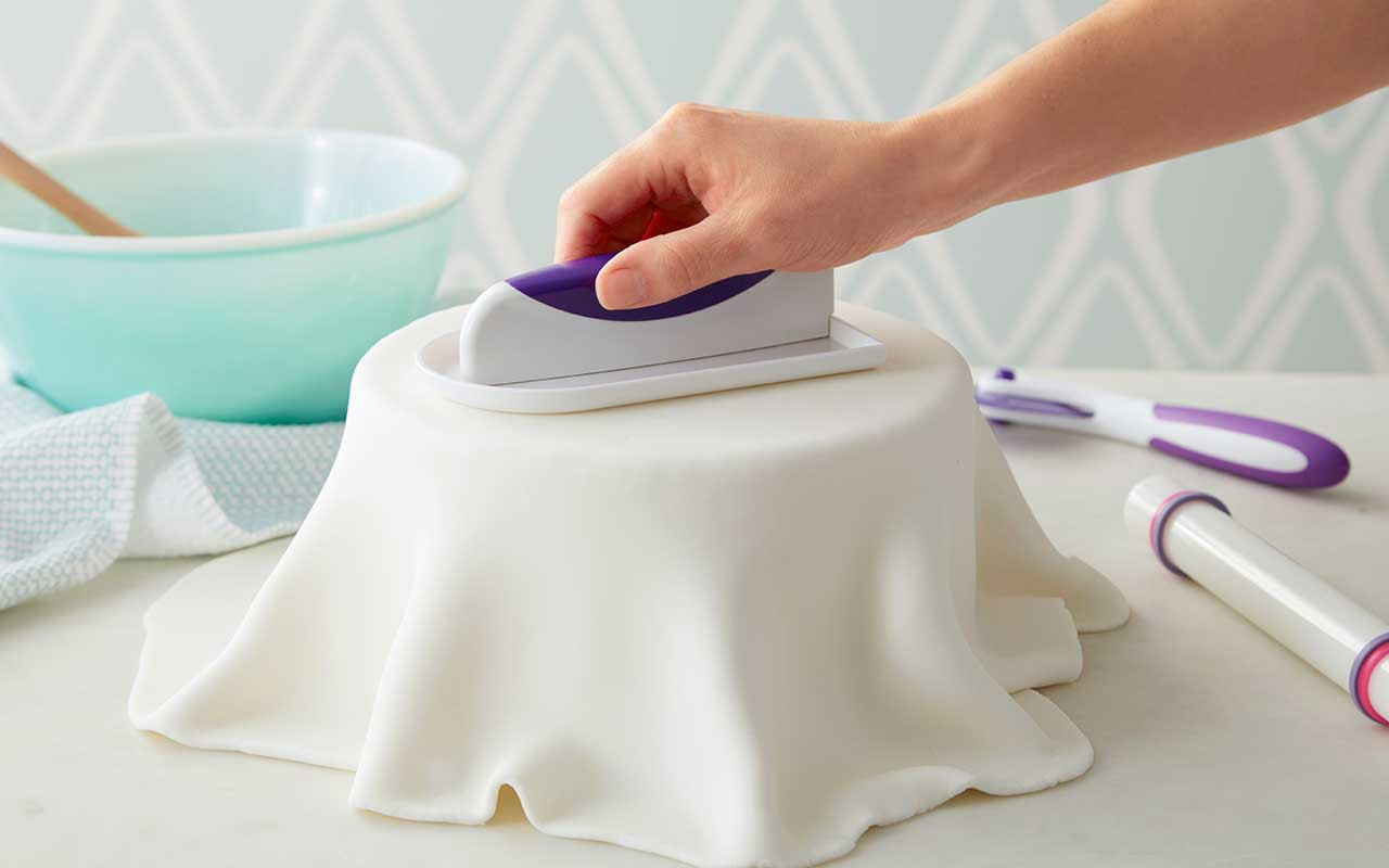 How to Work with Fondant - Wilton