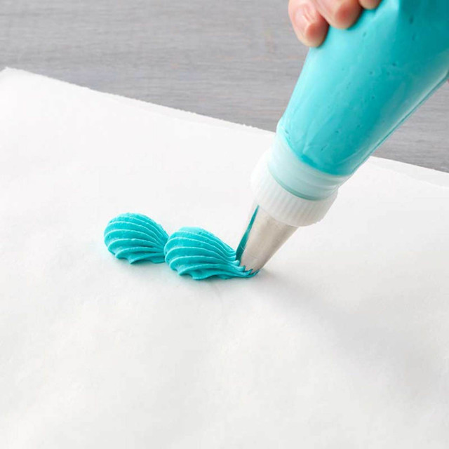 How to Pipe a Shell Border - Wilton