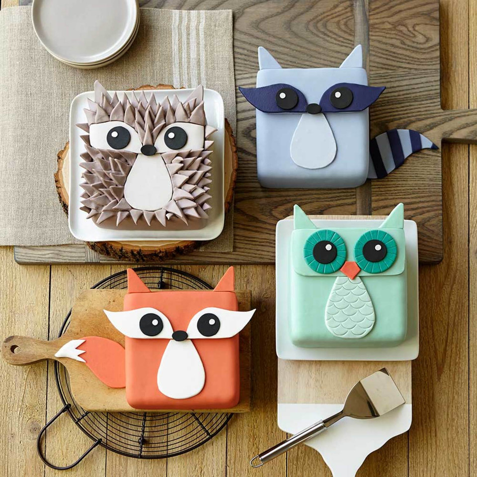 How to Color Fondant - Wilton