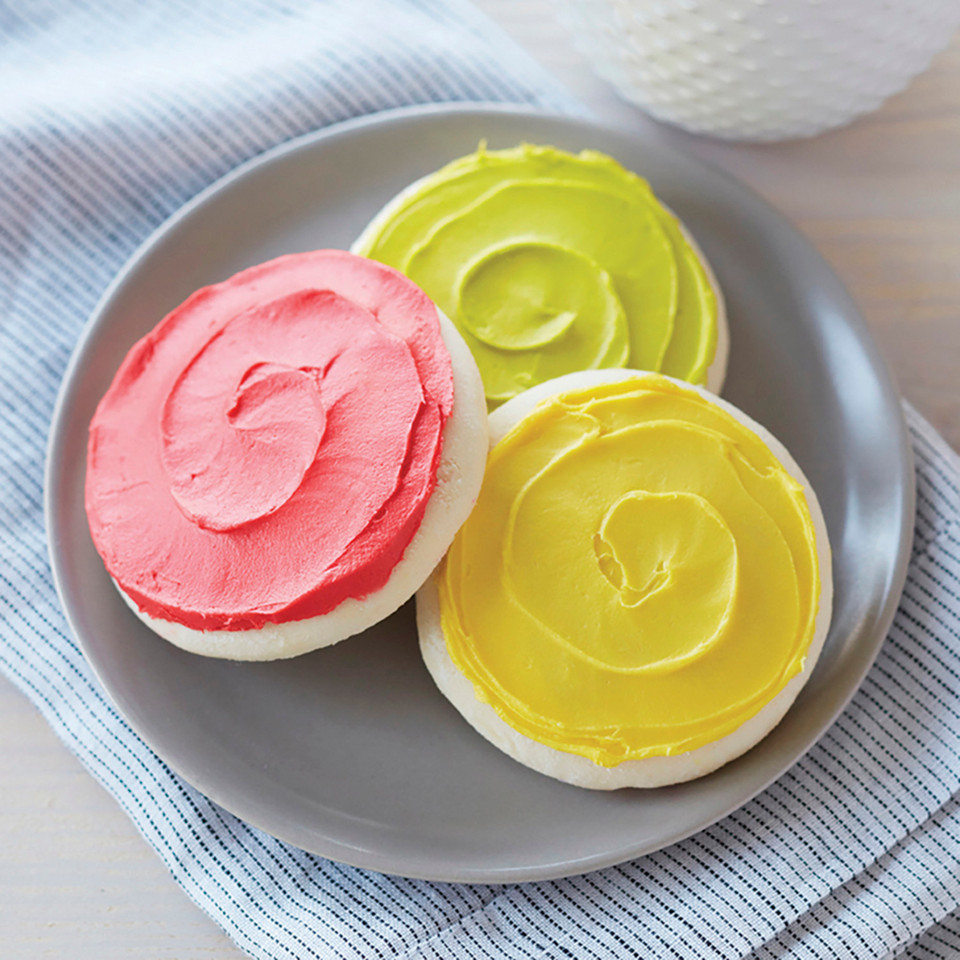 How to Decorate a Cake with a Spatula - Wilton
