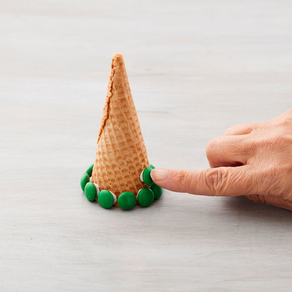 Make a Candy Christmas Tree - Wilton