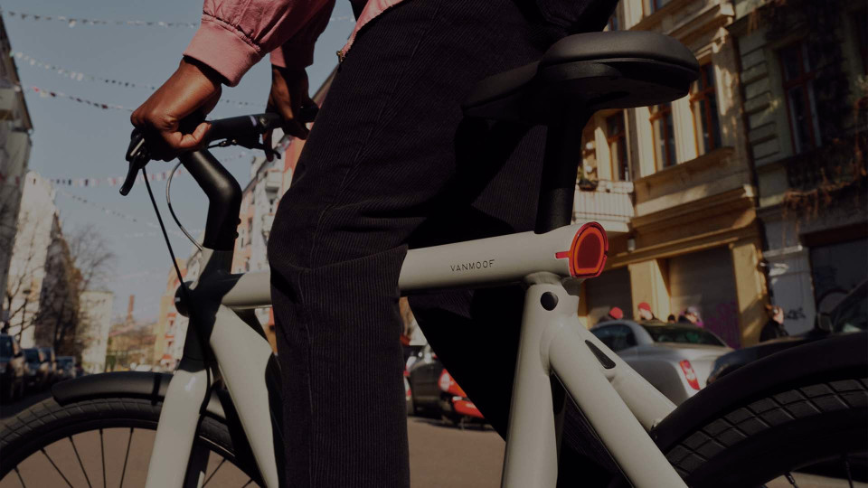 VanMoof Electric Bikes | Urban eBikes | Fully Charged
