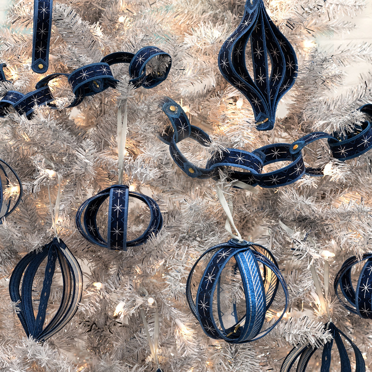 Freestanding Mix and Match Ornaments