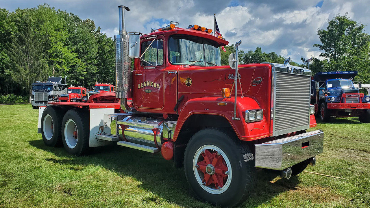 Heavy Haul Replicas Kennedy 1989 Mack Superliner Tandem Axle Tractor