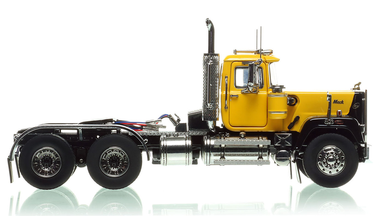 Heavy Haul Replicas Mack Superliner Tandem Axle Tractor - Yellow over Black