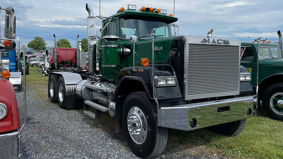 Heavy Haul Replicas Manchester Bros 1988 Mack Superliner Tandem Axle ...
