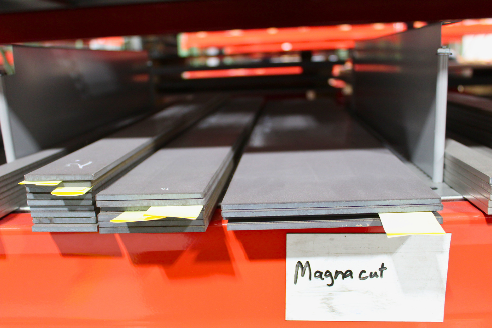 Knife Making and the Impact of MagnaCut Knife Steel - Niagara Specialty ...