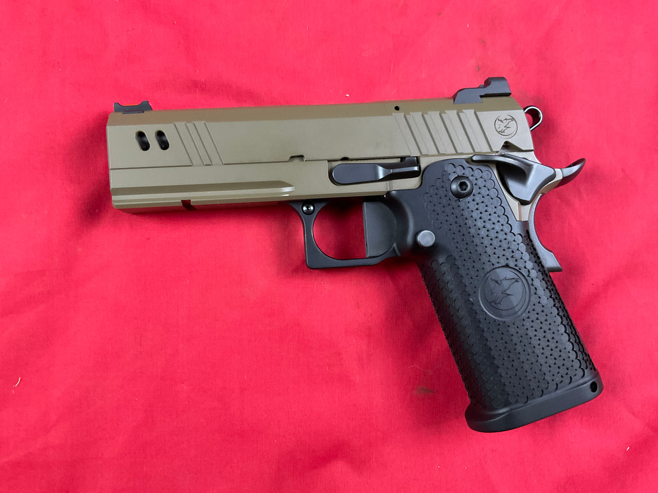 NIGHTHAWK CUSTOM 2011 BDS9 COMMANDER DOUBLE STACK 9MM IOS FDE Tan Black BDS