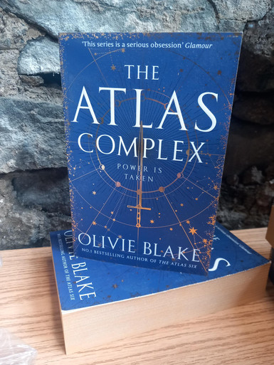 Olivie Blake - The Atlas Complex ( Gilt Sprayed Edge Edition) - PB ...