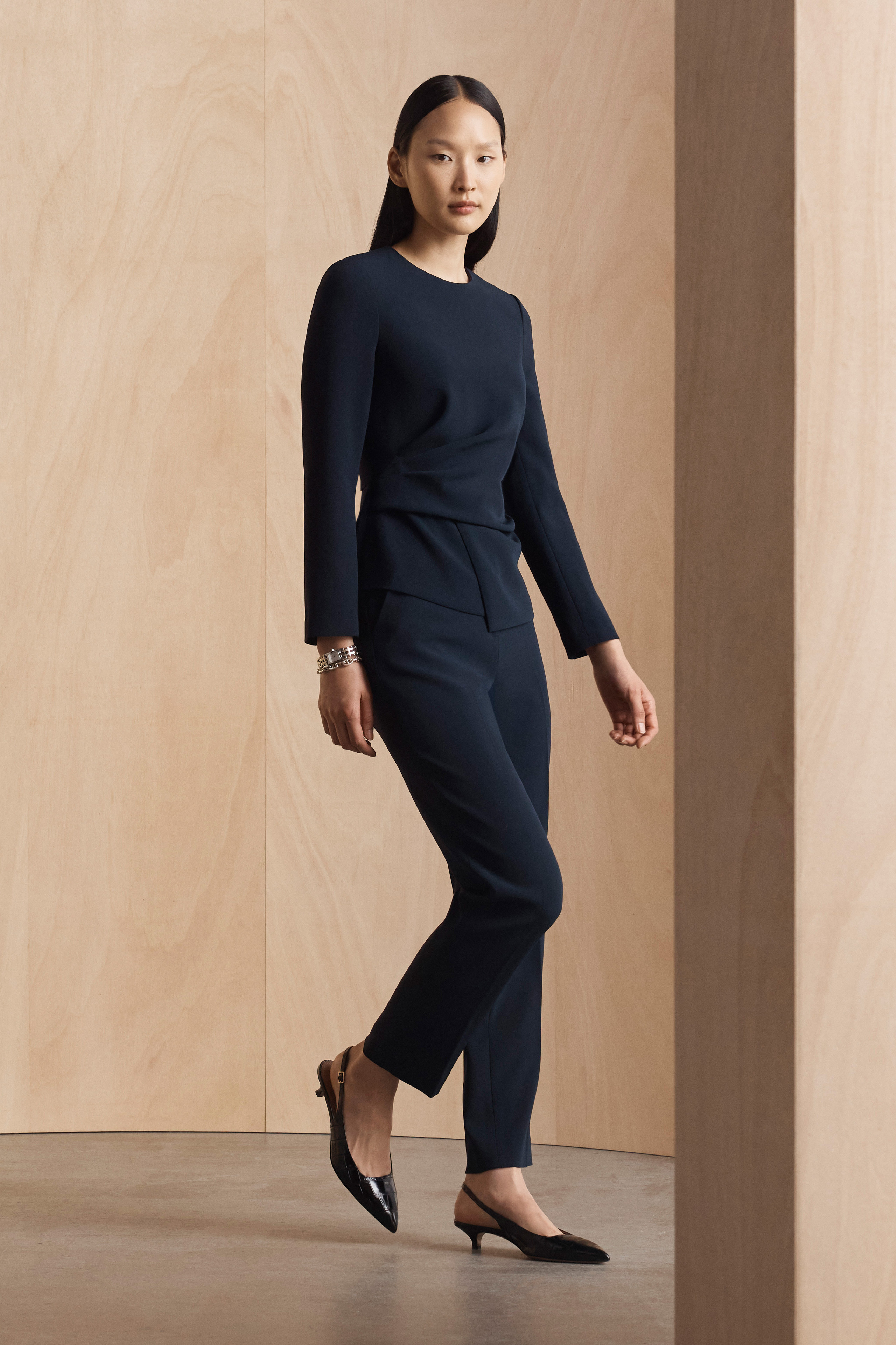 Clever Crepe Malone Top Navy - Welcome to the Fold LTD
