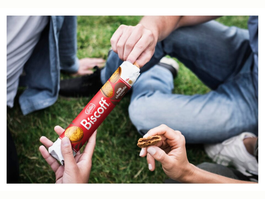 Lotus Biscoff Sandwich Milk Chocolate Cream 150g - 10 pack - MasMore