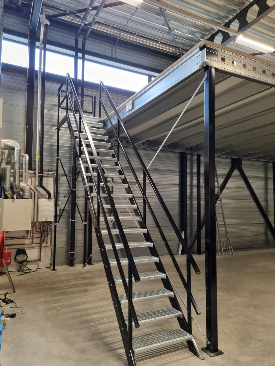 Entresol trap - Standaard - Met Bordes Links/Rechts - Standaard maten