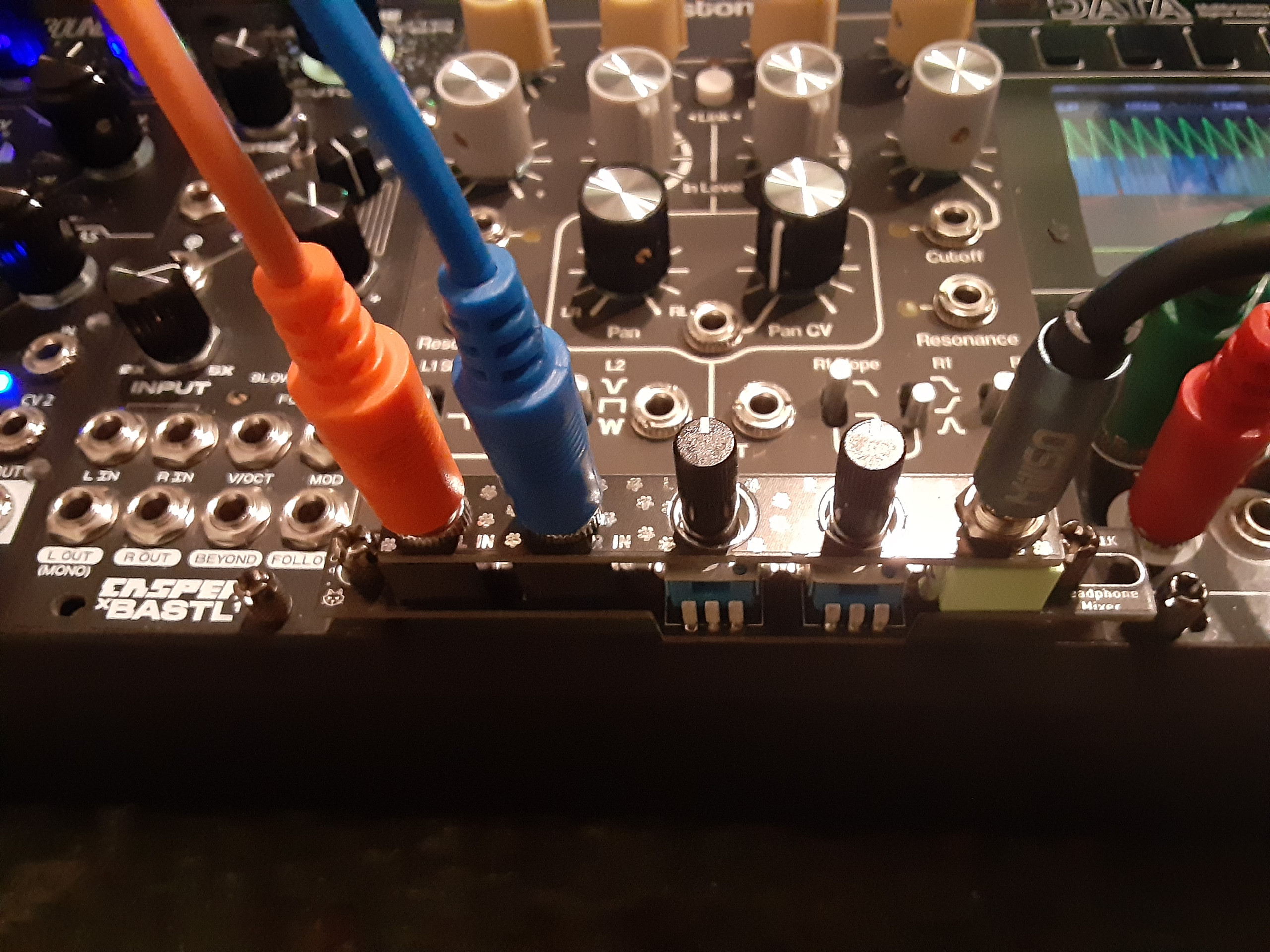 Catwalk Headphone Mixer Passive Module Waveform DIY Project - Waveform ...