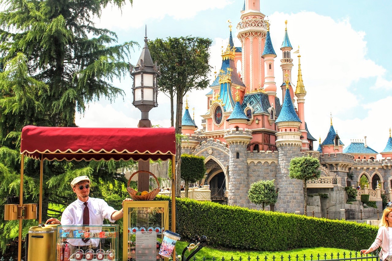 The scents of Disney parks: Nostalgia and Smellitzers - AromaPrime