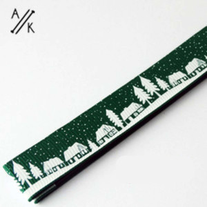 One Magnetic Pattern Marker/Tamer - Nordic Houses Green