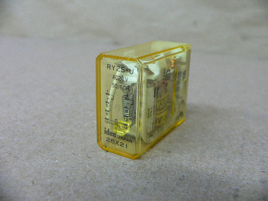 IDEC RY2S-U RELAY 24VAC