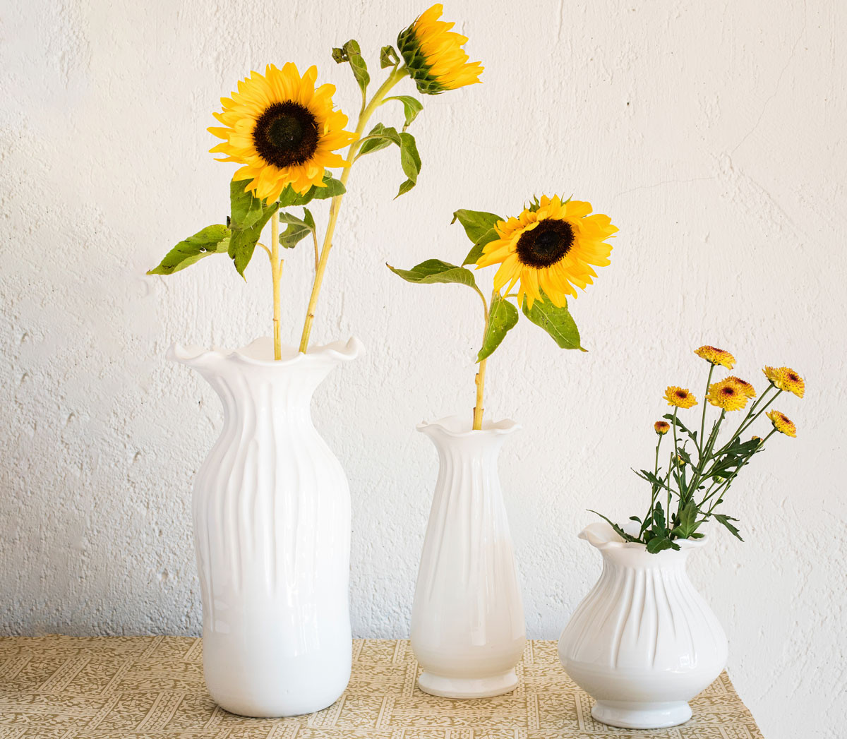 Ondulata White Short Vase
