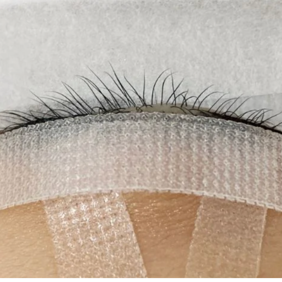 HOW TO ISOLATE AND APPLY LASHES IN LAYERS - Lash Savvy