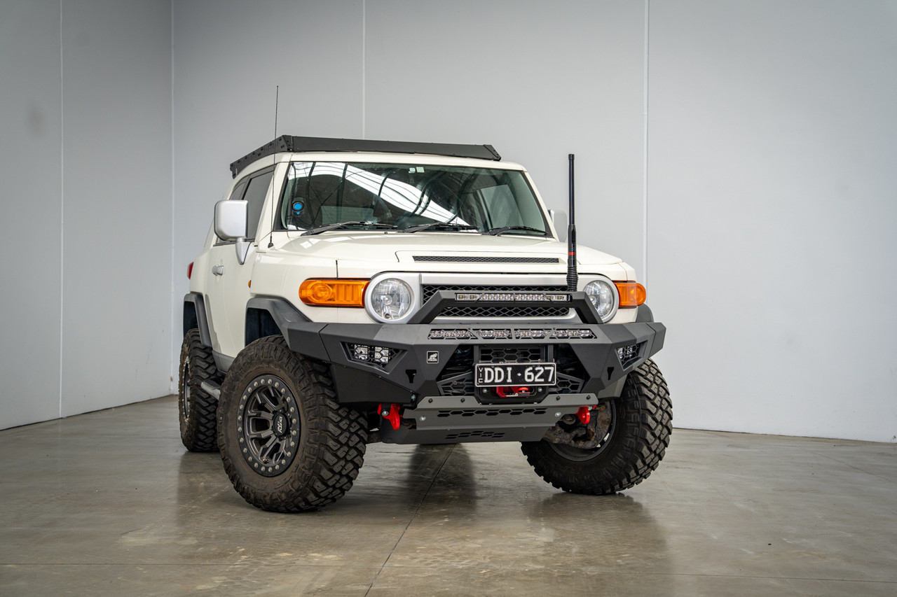 Predator bull bar to suit, Toyota FJ Cruiser 2011-2016