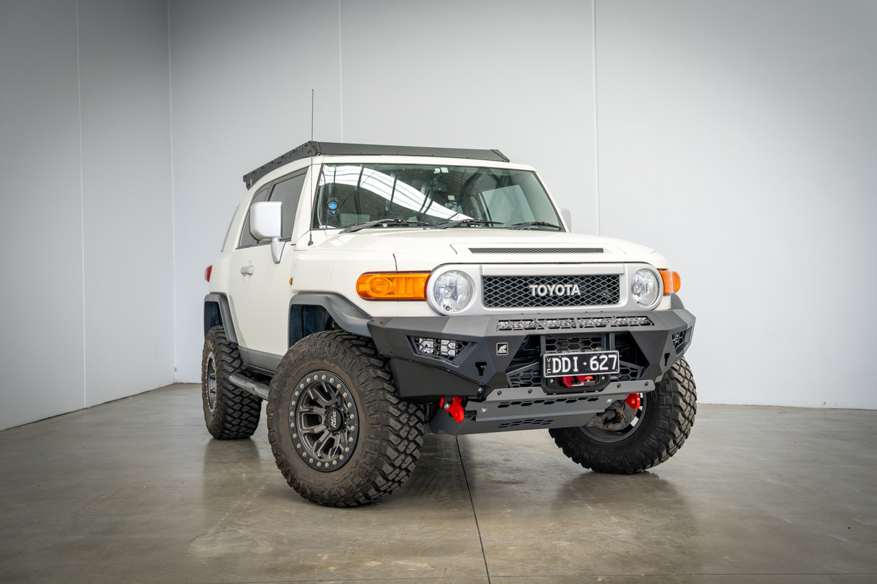 Predator bull bar to suit, Toyota FJ Cruiser 2011-2016