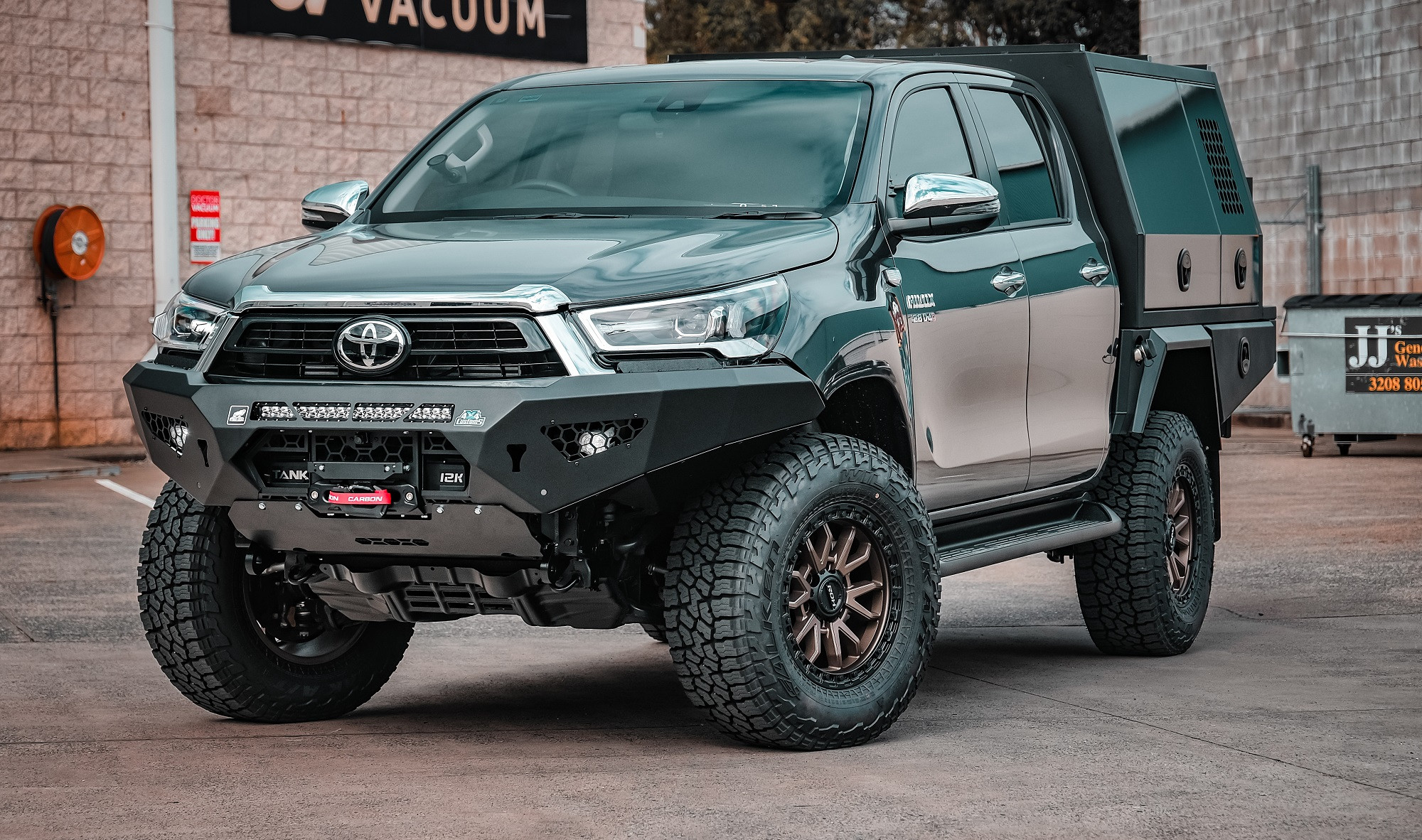 Offroad Animal Predator Bull Bar - Toyota Hilux N80 2021 to current