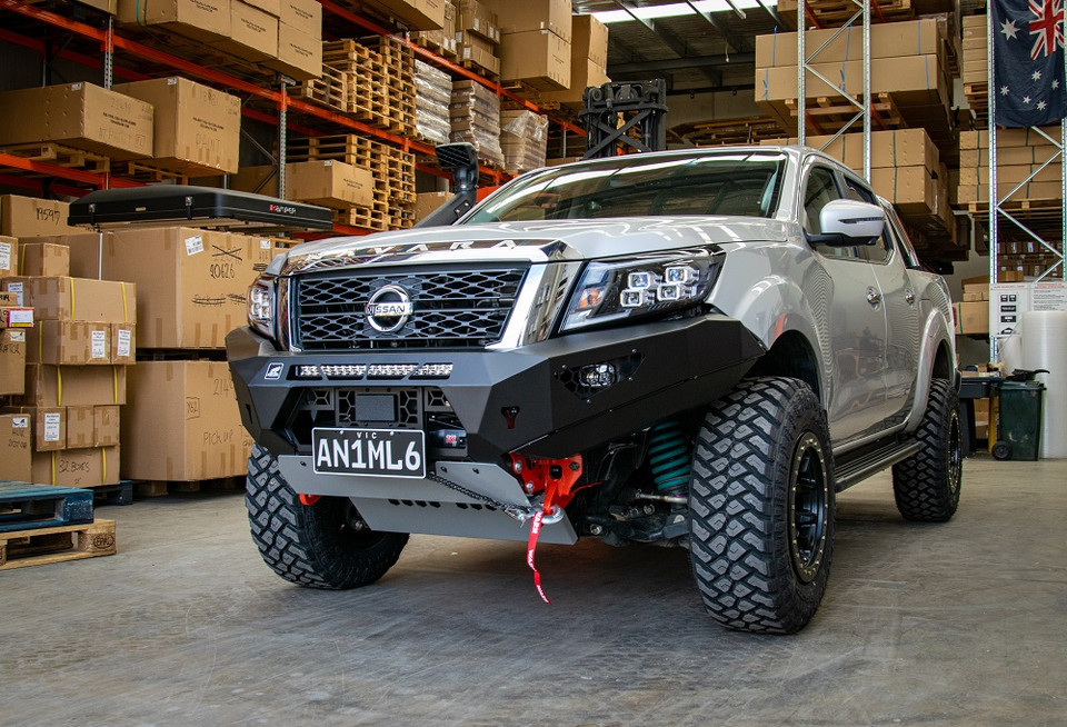 Offroad Animal Predator Bull Bar - Nissan Navara NP300 2015