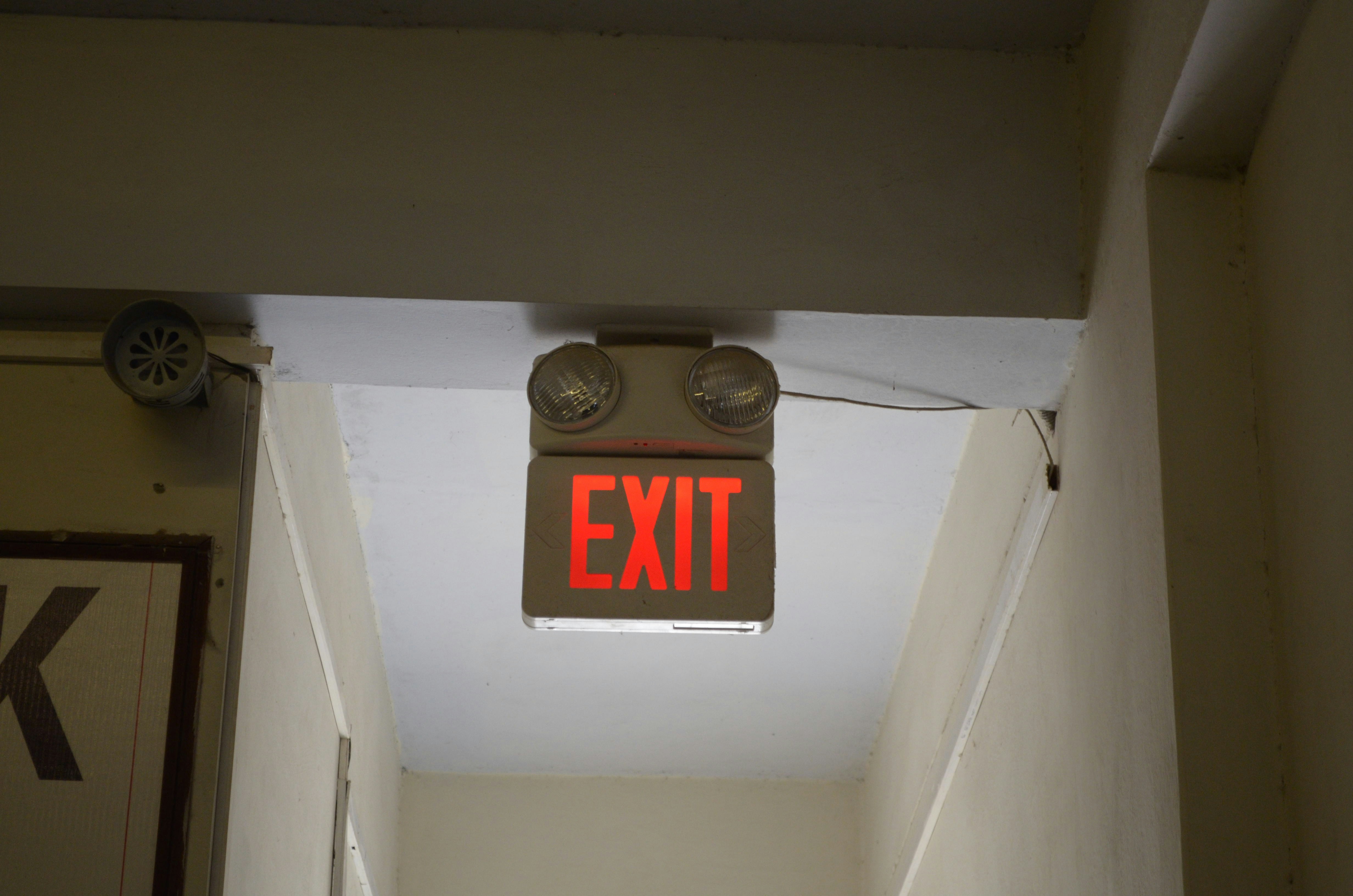 140. Emergency Lighting Requirements: What You Need to Know to Stay ...