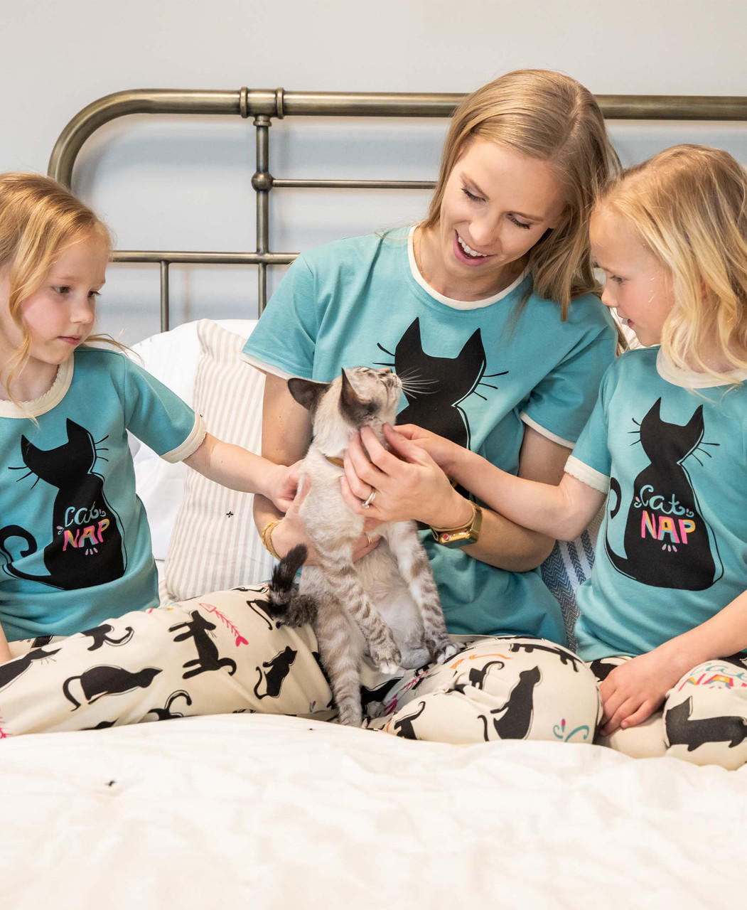 Cat Nap Blue Women's Regular Fit PJ Set