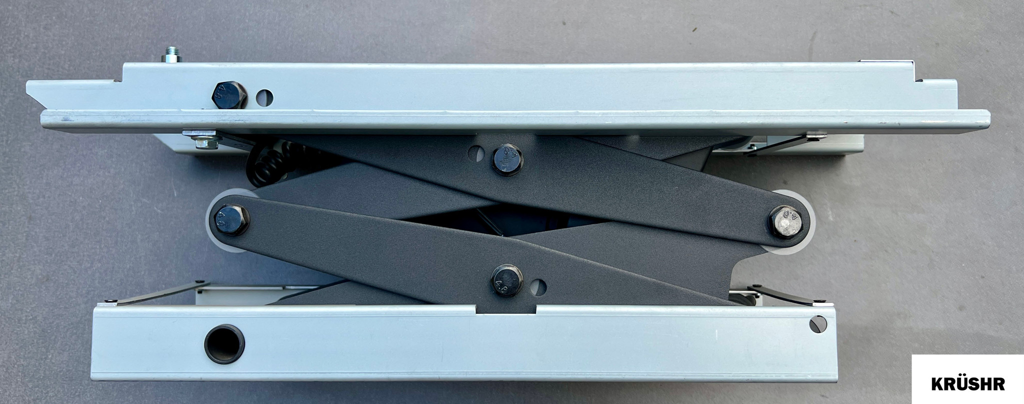 VERTICAL SCISSOR MECHANISM ASSEMBLY