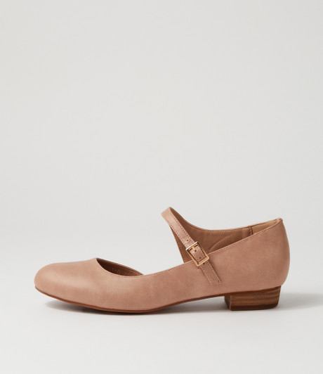 Quandrys Nude Smooth Flat Shoes I Love Billy