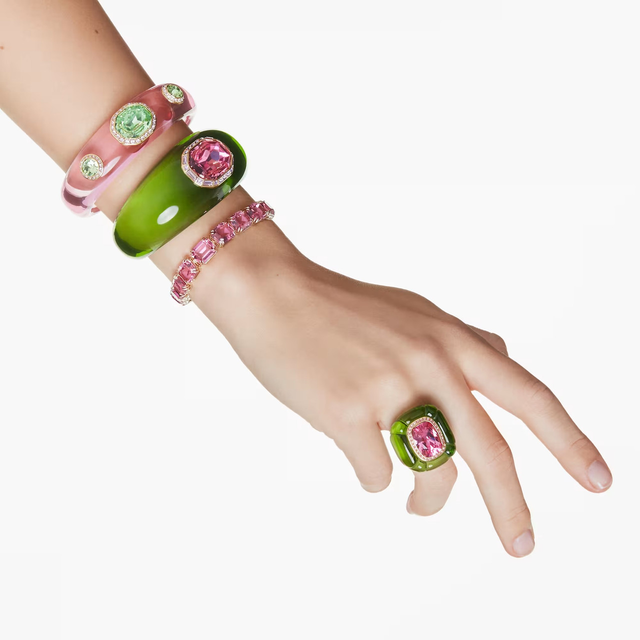 Dulcis Cuff, Octagon Cut, Pavé, Green, Gold-Tone Plated 5714381 (Size M ...