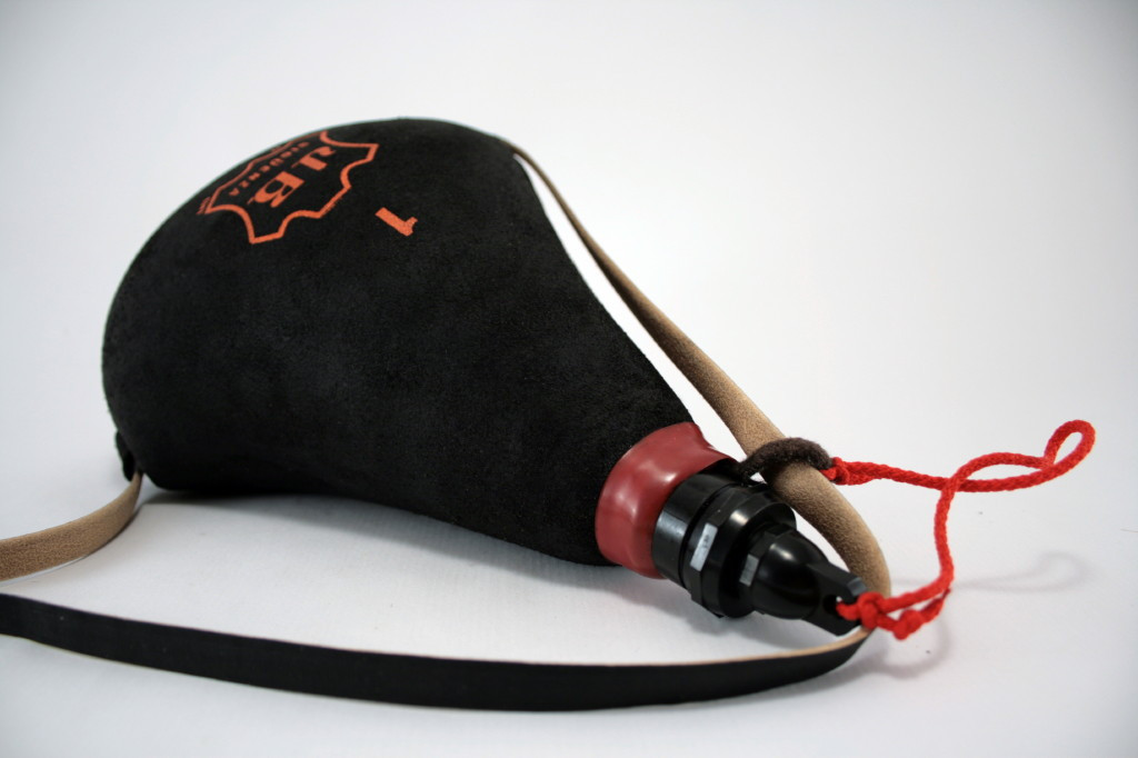 Spanish bota de vino 1L wineskin leather bota bag wine skin made in Spain