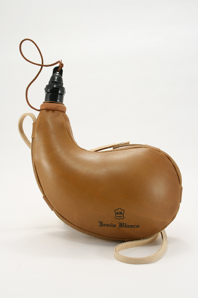 Spanish 1l leather bota bag wineskin, made in spain wine skin